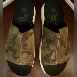 OTBT | Shoes | Otbt Womens Shoescamoflage Size 65 | Poshmark